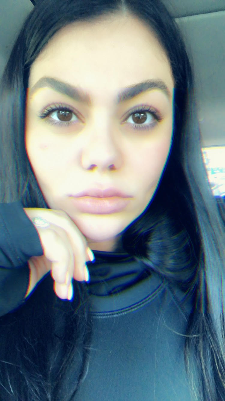 About Dr Zoe Gazola – The Indigo Clinic